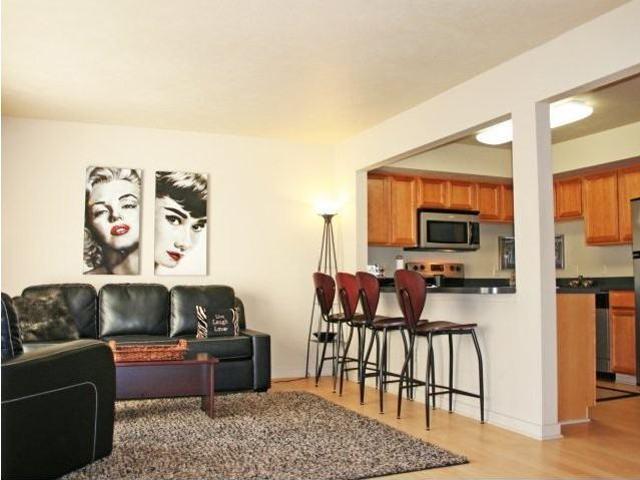 Campus Court at Knollwood 3 Bedroom Apartment for Rent at 1701 Knollwood Ave, Kalamazoo, MI 49006 Knollwood