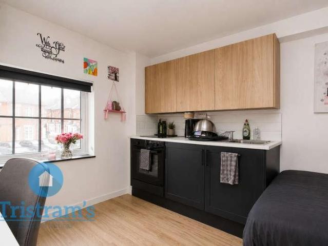 Campus Corner, Lenton, NG7