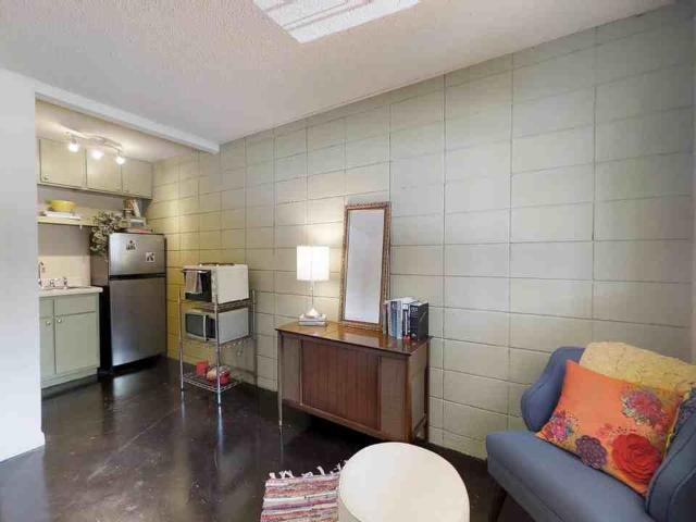 Campus Crossing Studio Apartment for Rent at 300 E 30th St, Austin, TX 78705 North University