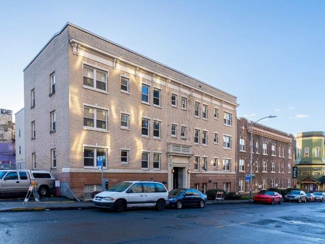 Campus Apartments Studio Apartment for Rent at 4210 Brooklyn Ave Ne, Seattle, WA 98105 University District