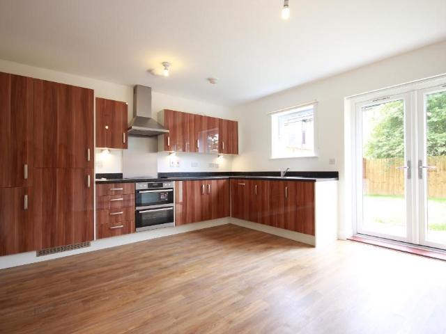 Campus Avenue, Dagenham RM8, 4 bed terraced house to rent, £2,500 pcm | PrimeLocation