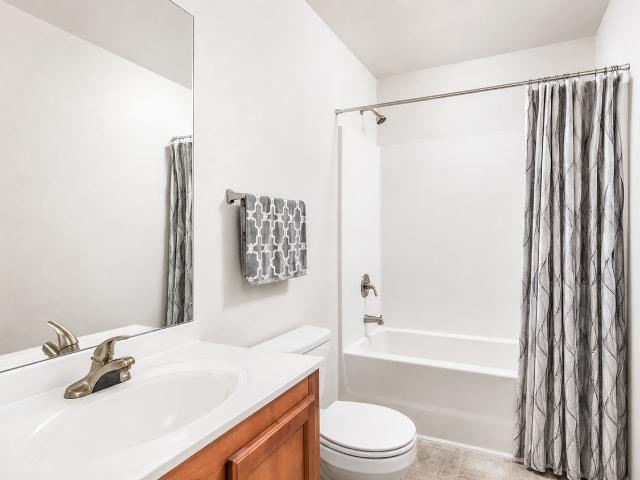 Campus Pointe Apartments 3 Bedroom Apartment for Rent at 2302 Bostic Dr, Charleston, IL 61920