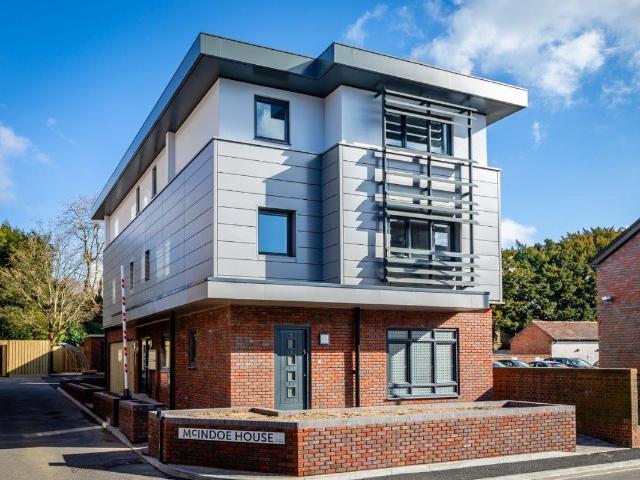 Cantelupe Road, East Grinstead RH19, 1 bed flat to rent, £1,250 pcm | PrimeLocation