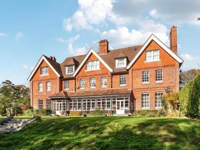 Canterton Manor, Brook, 2 Bedroom Apartment
