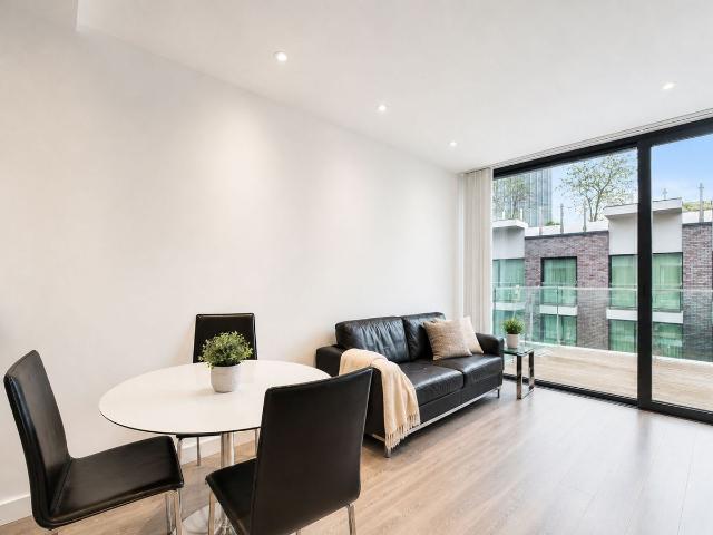 Canter Way, Catalina House E1, 1 bed flat to rent, £3,050 pcm | PrimeLocation