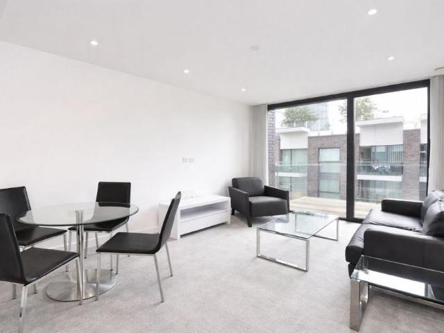 Canter Way London E1 1 bed flat to rent £3,050 pcm £704 pw