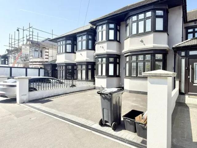 Canterbury Avenue, London, IG1 3NH, United Kingdom | Room for rent #167221998 | Rentberry