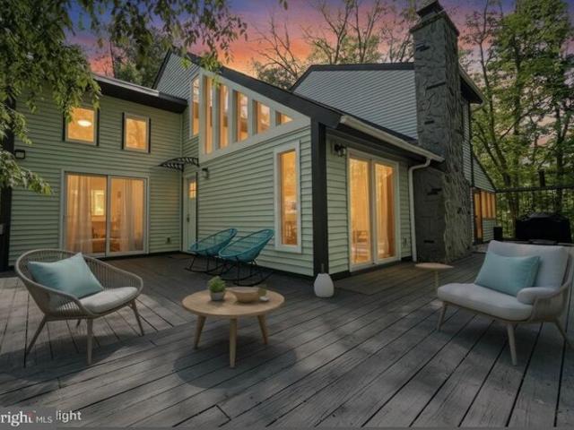 Canterbury, Bushkill, Home For Sale