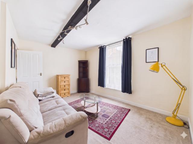 Canterbury CT1, 2 bed flat to rent, £1,250 pcm | PrimeLocation