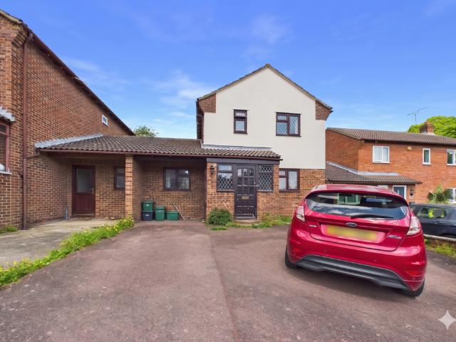 Canterbury, CT2 6 bed semi detached house to rent £2,370 pcm £547 pw