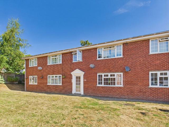 Canterbury CT2, 2 bed flat to rent, £1,350 pcm | PrimeLocation