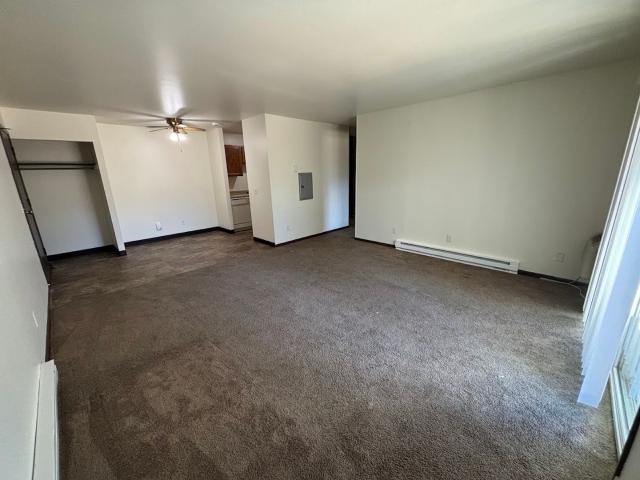 Canterbury Court Apartments