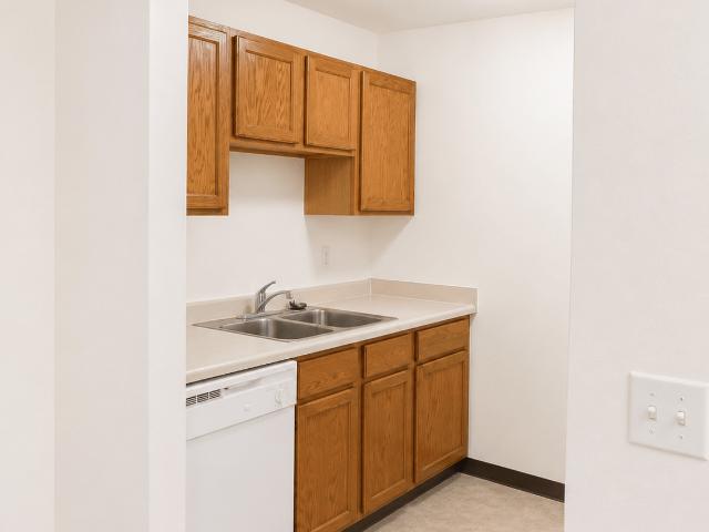 Canterbury Court Apartments
