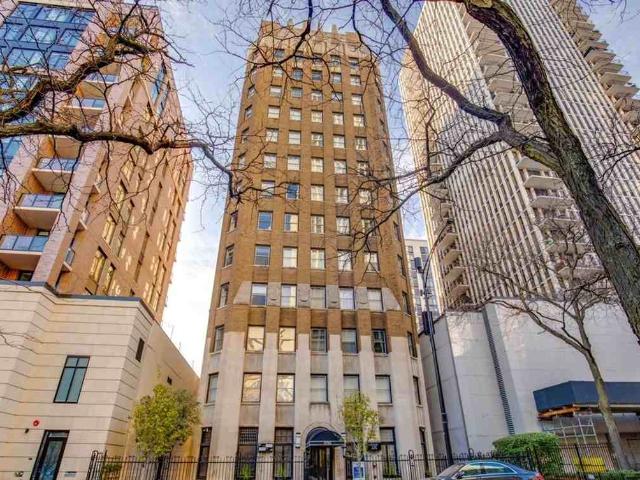 Canterbury Court Apartments Studio Apartment for Rent at 1220 N State Pkwy, Chicago, IL 60610 Near North Side