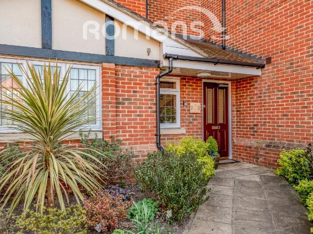 Canterbury Court, Canterbury Gardens, Farnborough GU14, 2 bed flat to rent, £1,350 pcm | PrimeLocation