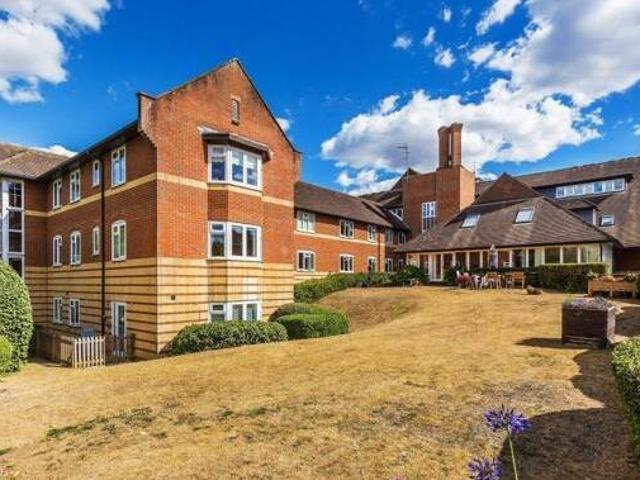 Canterbury Court, Dorking, 2 Bedroom Retirement