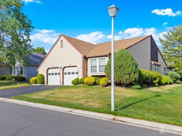 Canterbury Dr, Monroe, Condo For Sale
