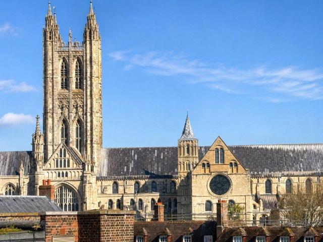 Canterbury Lane, Kent CT1 3 bed flat to rent £1,550 pcm £358 pw