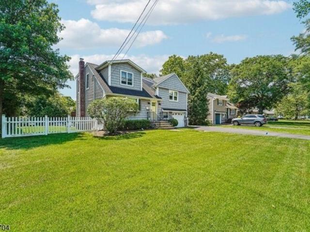 Canterbury Pl, Ridgewood Village, Home For Sale
