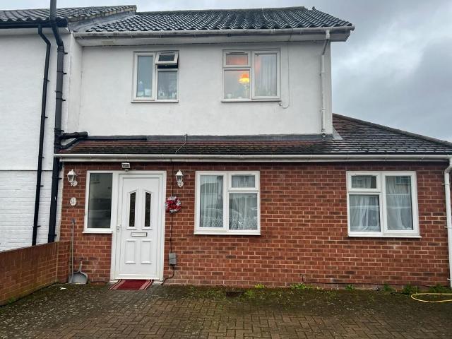 Canterbury Road, Feltham TW13, 1 bed flat to rent, £1,250 pcm | PrimeLocation