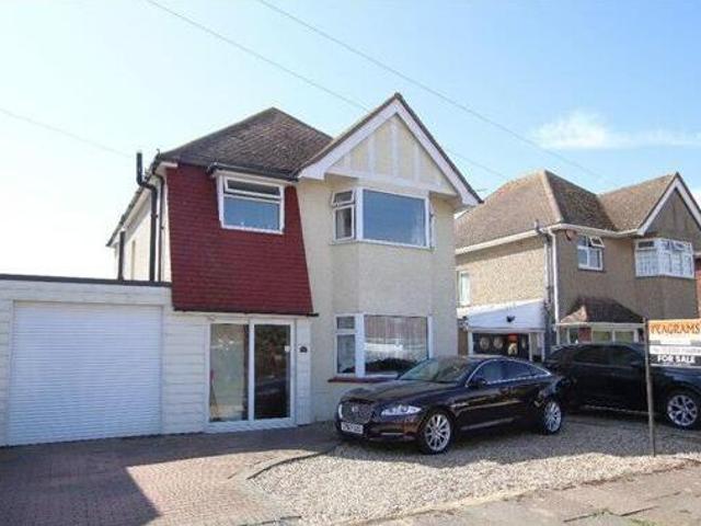 Canterbury Road, Holland On Sea, 4 Bedroom Detached