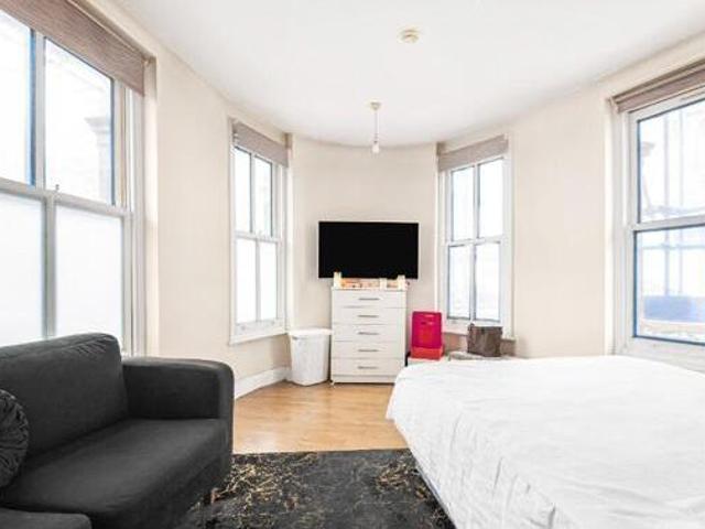 Canterbury Road, London, 1 Bedroom Flat