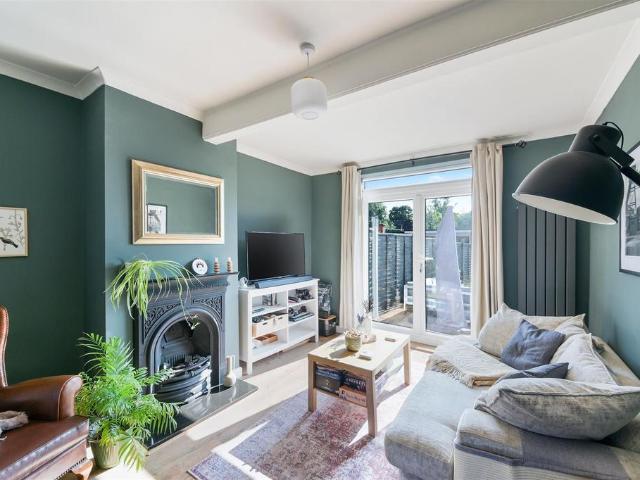 Canterbury Road, Morden SM4 3 bed house to rent £2,250 pcm £519 pw