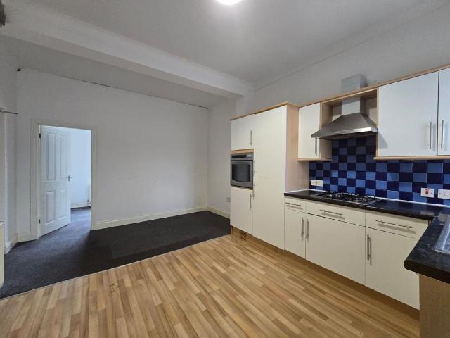 Canterbury Street, Gillingham, ME7 2 bed flat to rent £1,000 pcm £231 pw