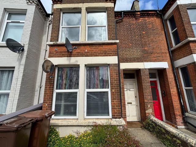 Canterbury Street, Gillingham ME7, Studio to rent, £900 pcm | PrimeLocation