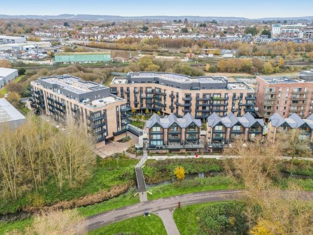 Cantia Place, Ashford, TN23 2 bed flat to rent £1,475 pcm £340 pw