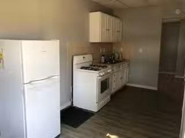 Canton: 411 E Chestnut 2 bed/1 bath 411 E Chestnut St #1