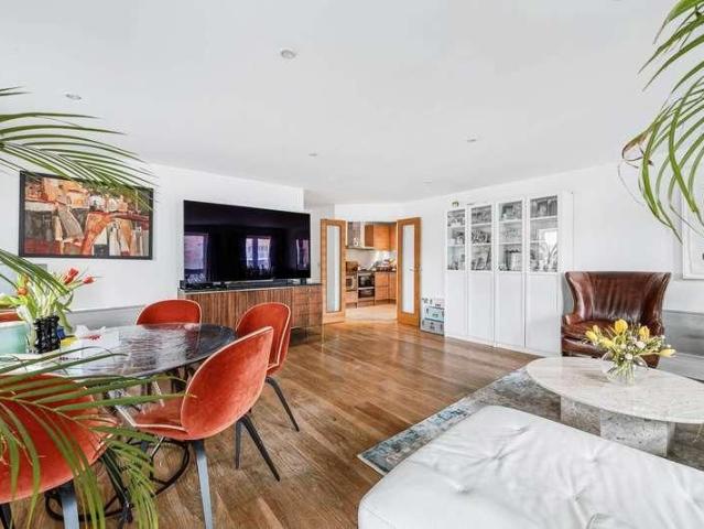 Canute House, Brentford, TW8