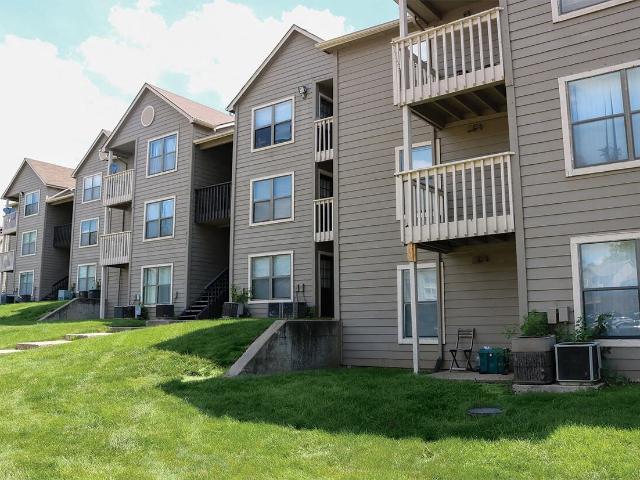 Canyon Creek Apartments 2 Bedroom Apartment for Rent at 9355 Bales Dr, Kansas City, MO 64132 Hidden Valley