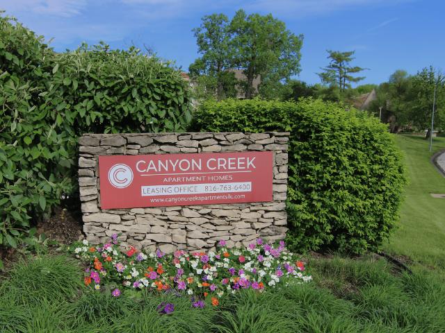 Canyon Creek Apartments 3 Bedroom Apartment for Rent at 9355 Bales Dr, Kansas City, MO 64132 Hidden Valley