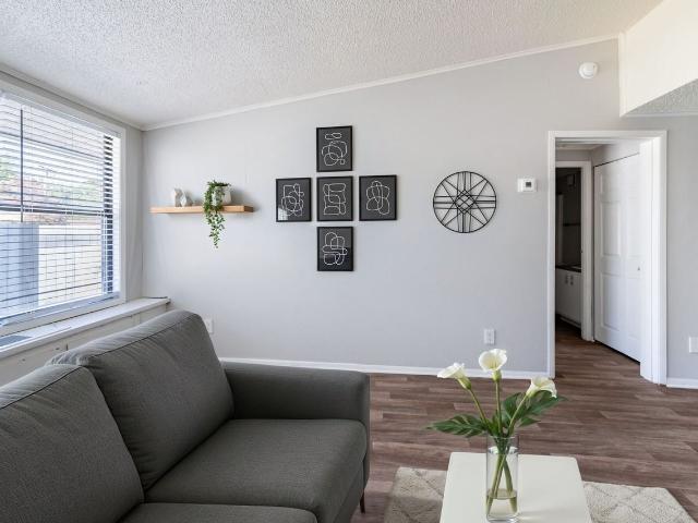 Canyon and Knox Landing Apartments 1 Bedroom Apartment for Rent at 600 E Inskip Dr, Knoxville, TN 37912