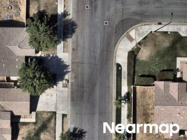 Canyon Dr E