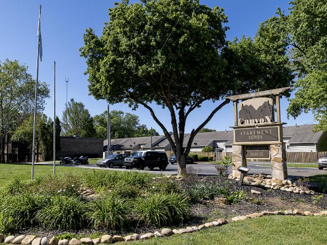 Canyon & Knox Landing 1 Bedroom Apartment for Rent at 600 E Inskip Dr, Knoxville, TN 37912