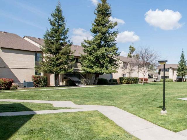 Canyon Springs 4 Bedroom Apartment for Rent at 6185 N Figarden Dr, Fresno, CA 93722 Fig Garden Loop