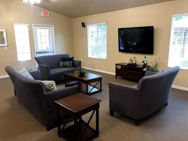 Canyon Springs 3 Bedroom Apartment for Rent at 6185 N Figarden Dr, Fresno, CA 93722 Fig Garden Loop
