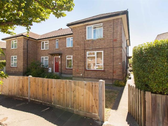 Canada Crescent, Acton W3, 3 bed flat to rent, £2,600 pcm | PrimeLocation