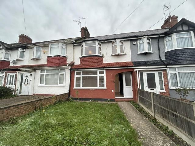 Canada Avenue, London N18 3 bed terraced house to rent £2,400 pcm £554 pw