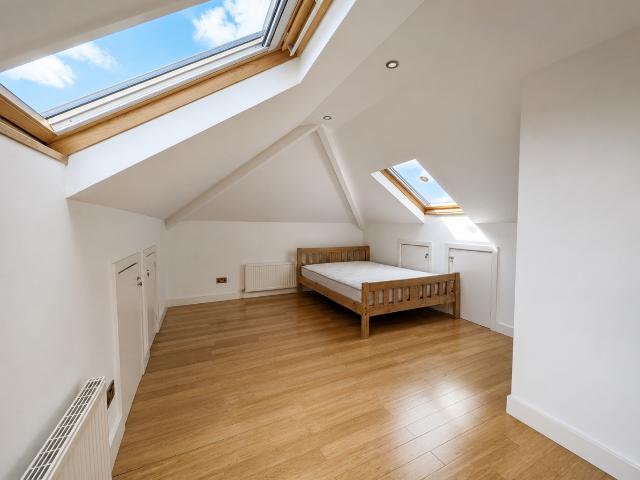 Canada Road, Acton W3, 4 bed flat to rent, £2,700 pcm | PrimeLocation