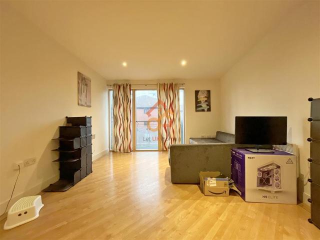 Canal Wharf, 14 Waterfront Walk. 2 bed flat to rent £1,275 pcm £294 pw