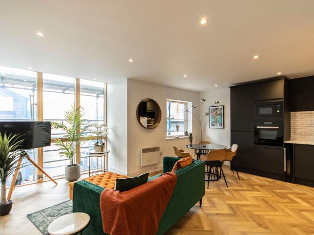 Canal Wharf, Waterfront Walk, Birmingham B1, 1 bed flat to rent, £1,125 pcm | PrimeLocation