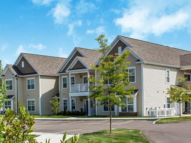 Canal Crossing Apartment Homes One Bedroom 840 sqft