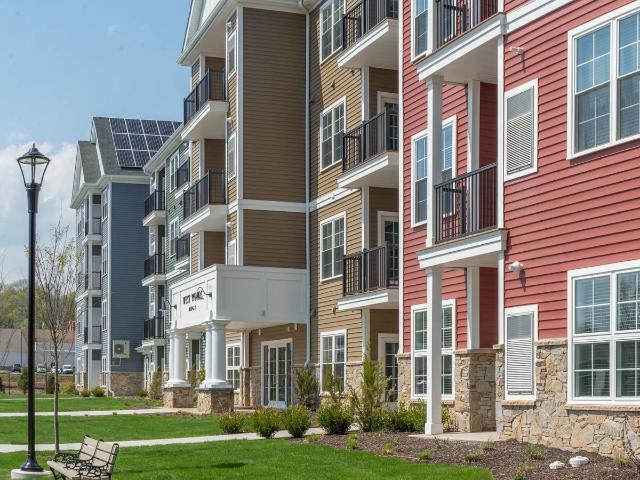 Canal Crossing at Whitneyville West 1 Bedroom Apartment for Rent at 380 Mather St, Hamden, CT 06514