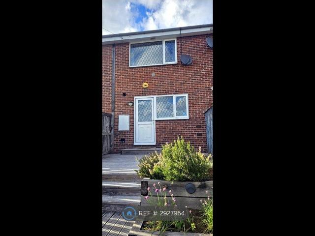 Canal Lane, Wakefield WF3, 2 bed terraced house to rent, £925 pcm | PrimeLocation