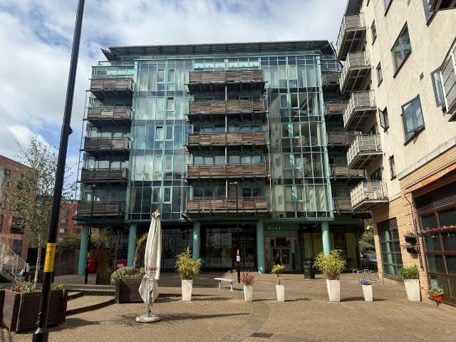 Canal Square, City Centre, Birmingham B16, 2 bed flat to rent, £1,250 pcm | PrimeLocation