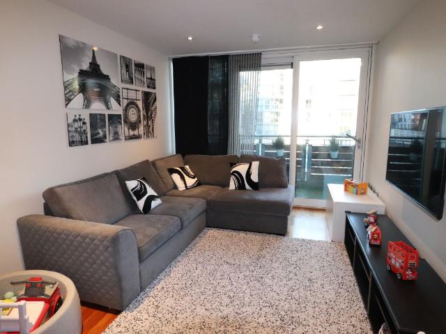 Canal Square, Birmingham B16, 2 bed flat to rent, £1,050 pcm | PrimeLocation