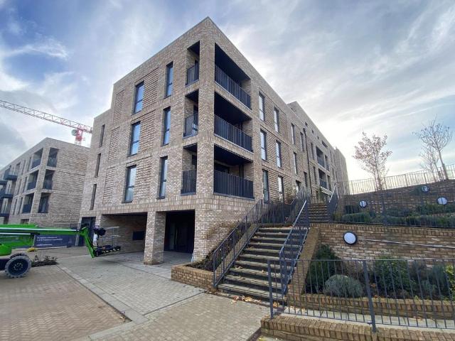 Canal Street, Campbell Park, MK9 2 bed flat to rent £1,346 pcm £311 pw